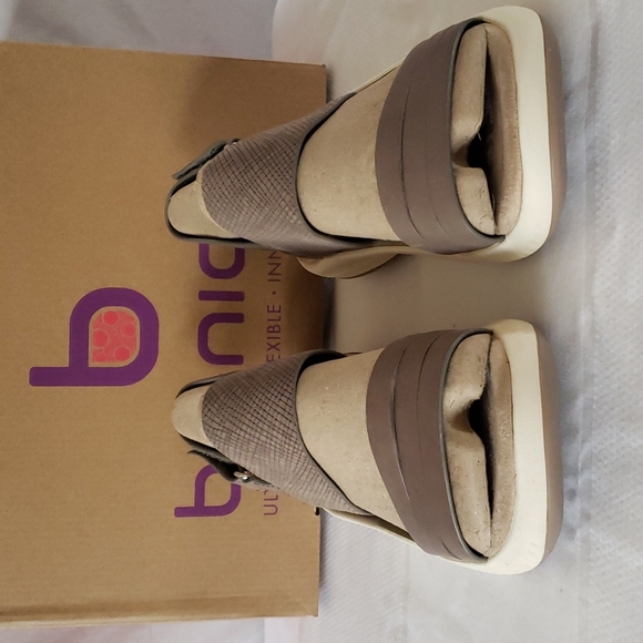 Bionic | Shoes | New Bionica Alamosa Strappy Leather Sandal | Poshmark